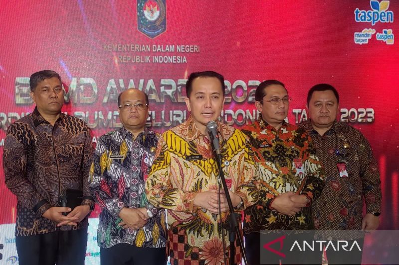 Kemendagri keluarkan SE wajibkan pemda untuk anggarkan dana pilkada Kemendagri keluarkan SE wajibkan pemda untuk anggarkan dana pilkada